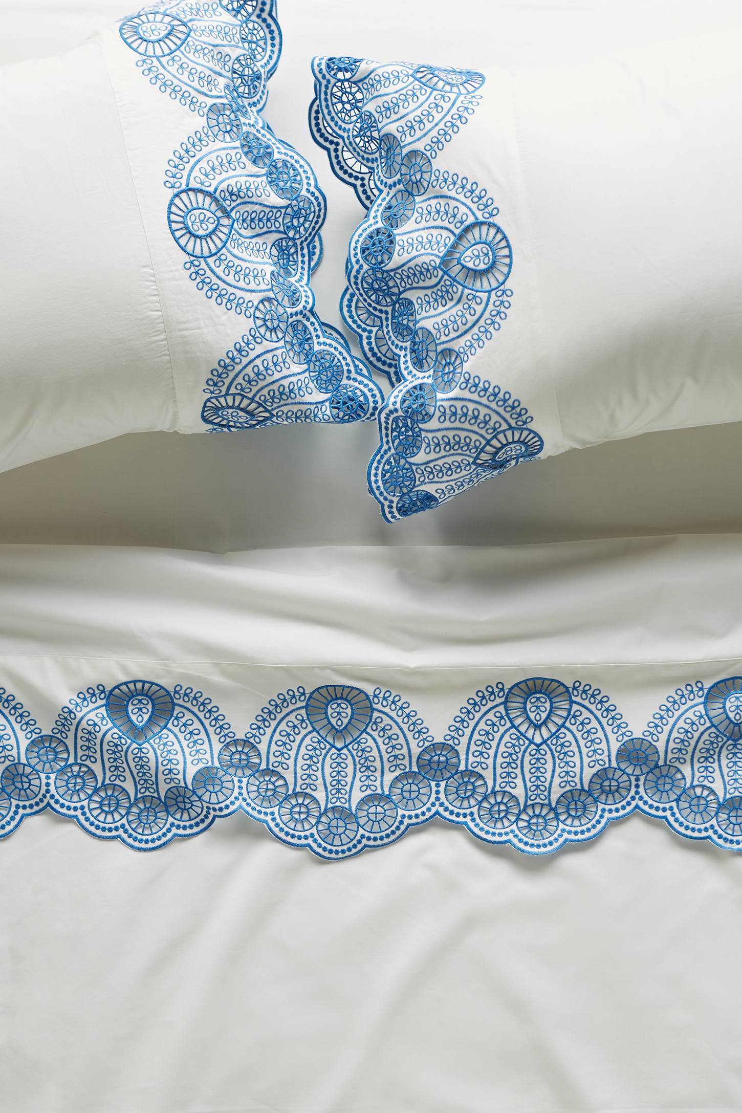 eyelet-embroidered-sheet-set
