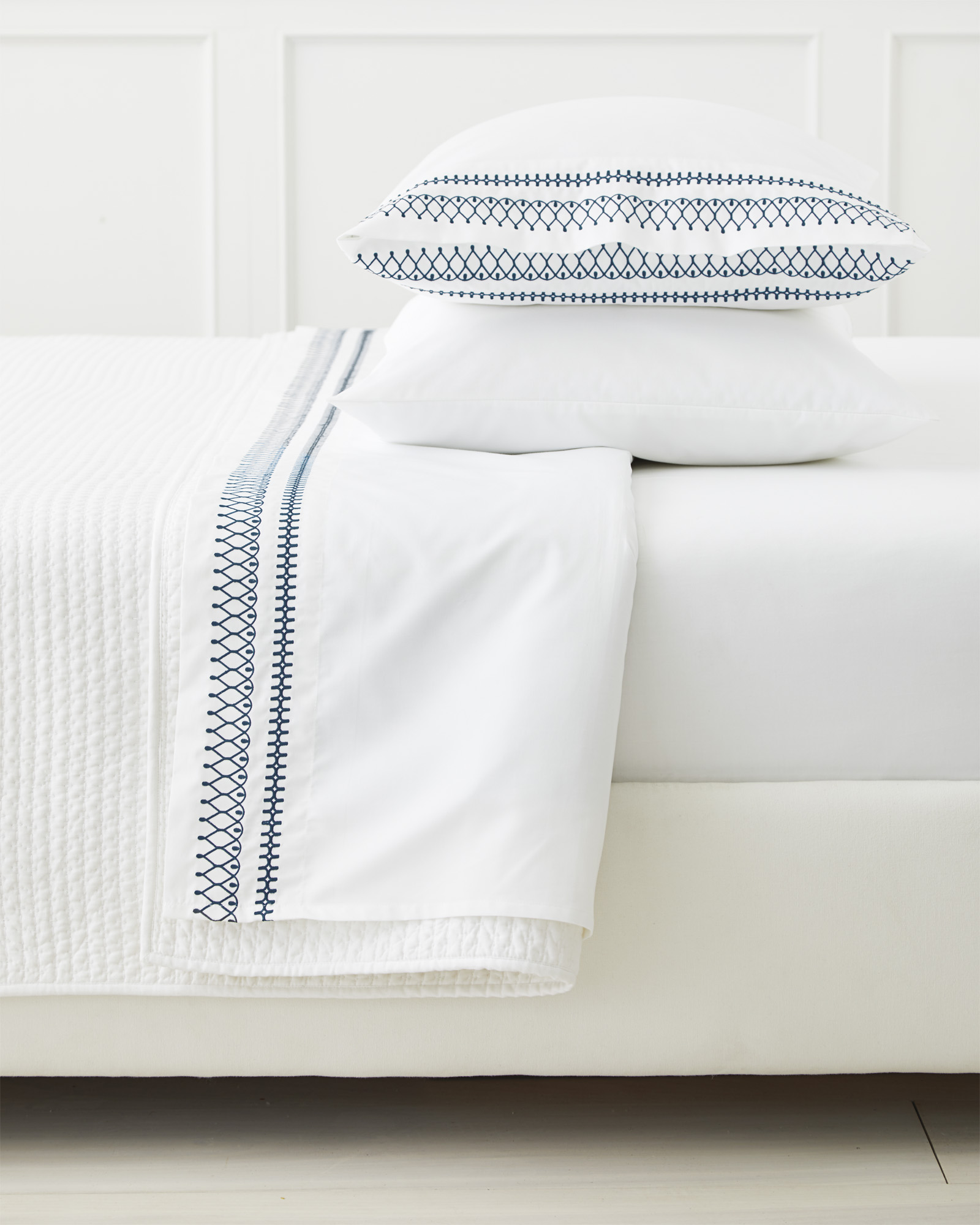 Sheet_Set_Laurel_Embroidered_Midnight_MV_Crop_BASE