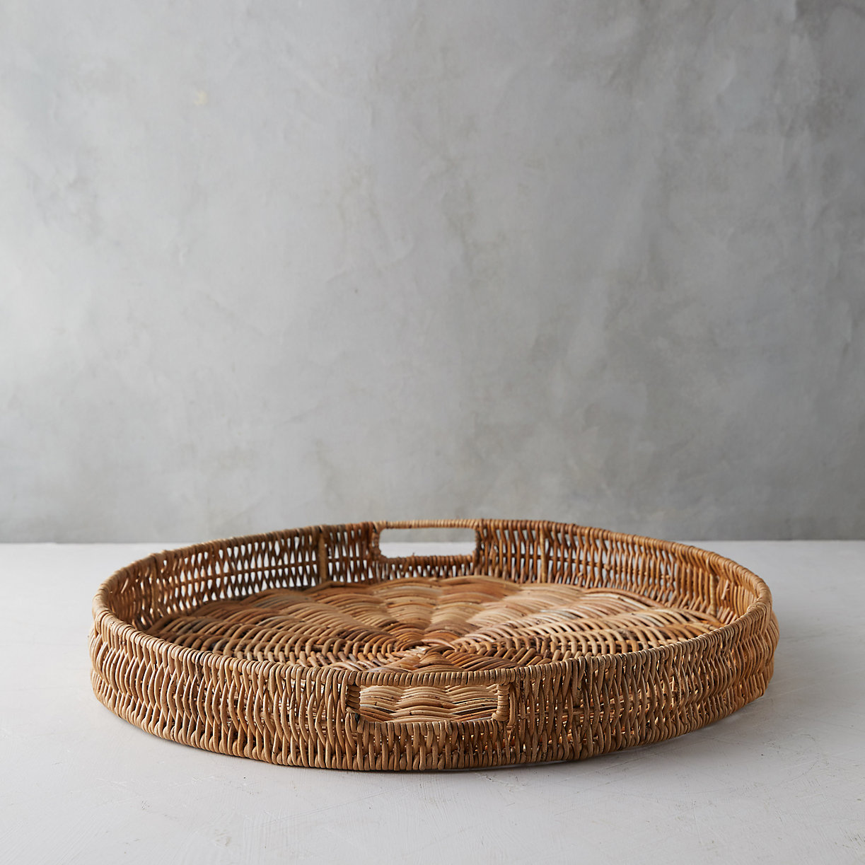 round-wicker-serving-tray