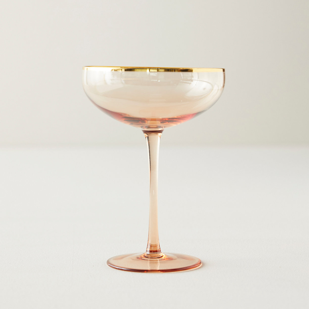 gold-rim-champagne-coup-pink